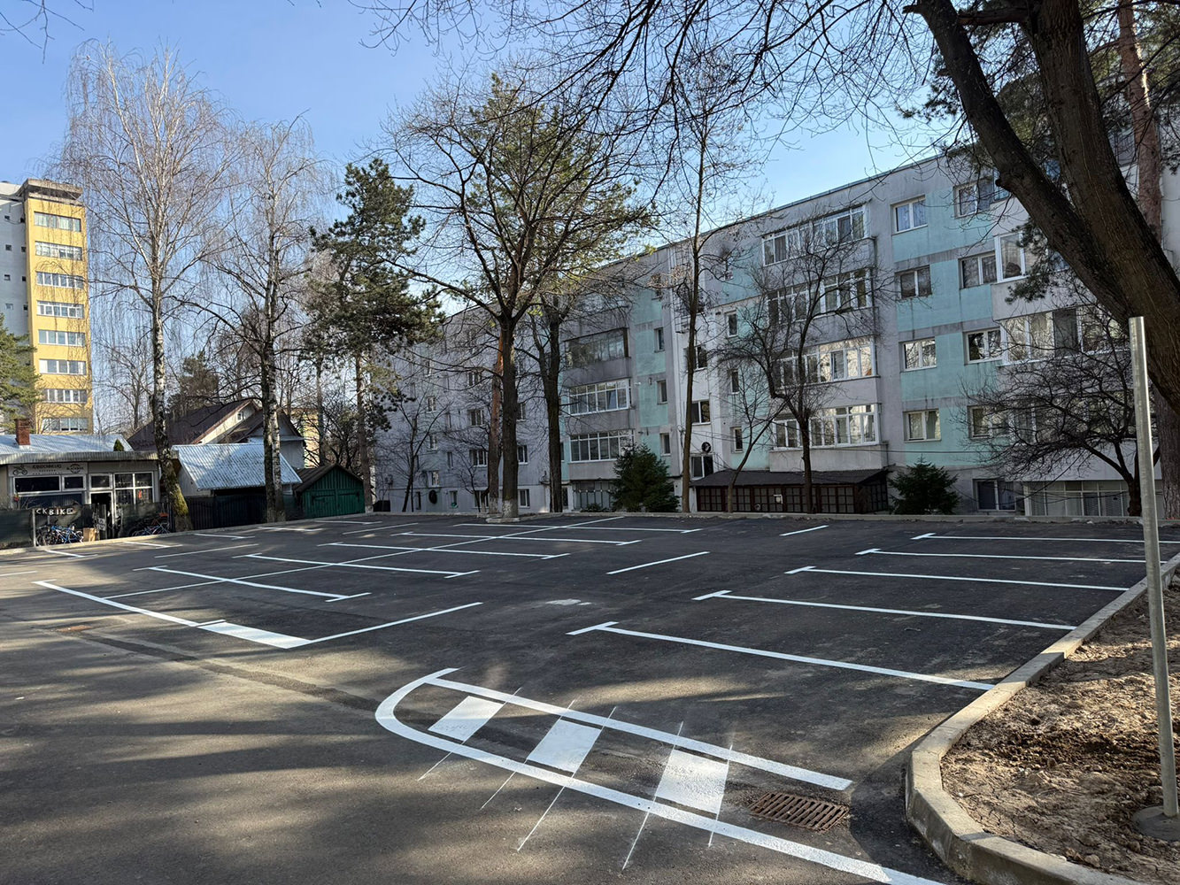 Noi marcaje rutiere pe strada Oituz și în zona centrală din municipiul ...